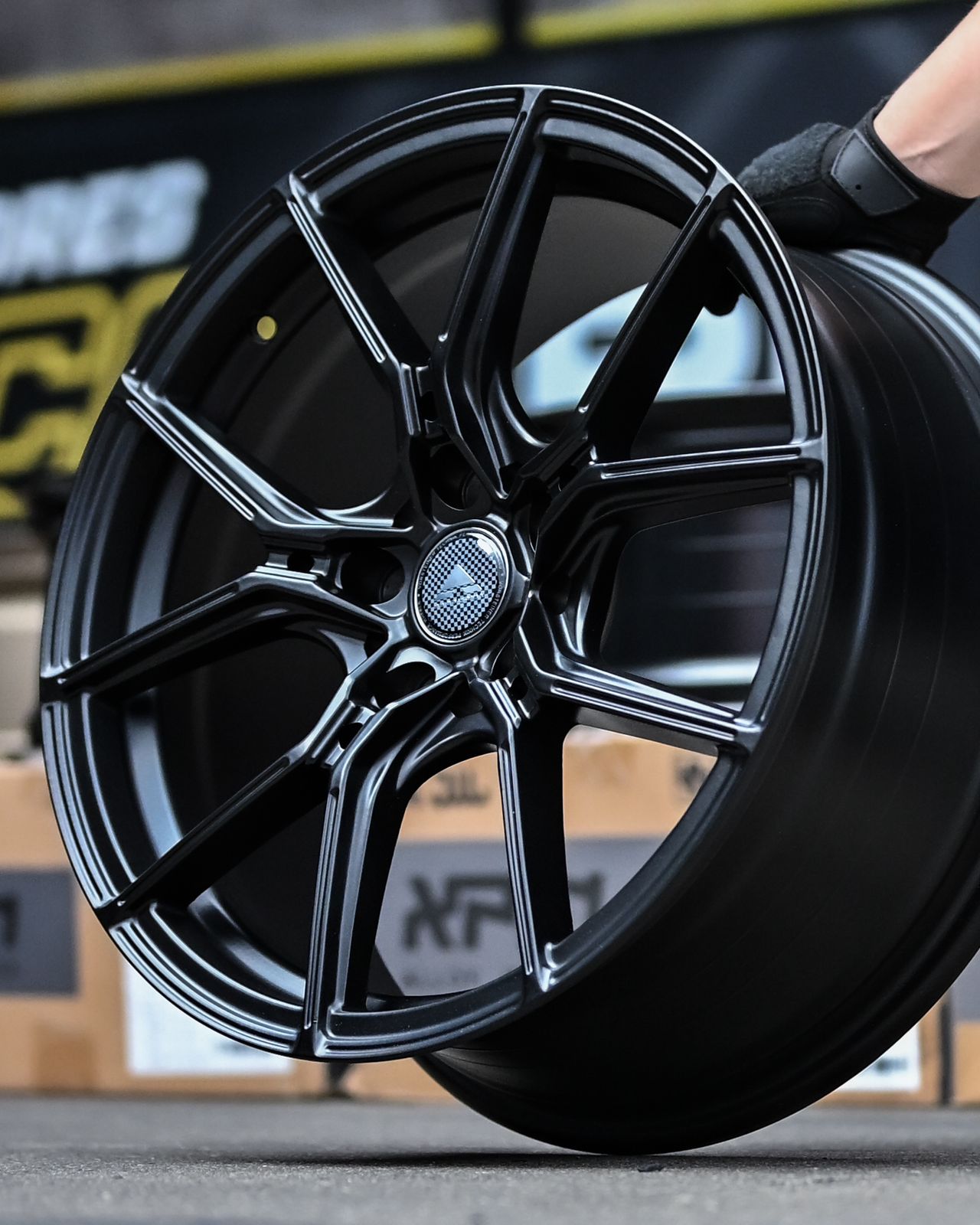 AD85H-242 18X8 5X114.3 ET38 CB73.1 – Aros Costa Rica